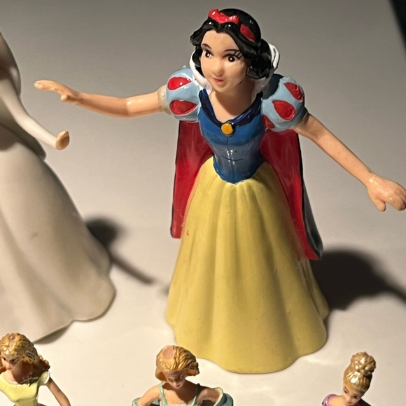 Disney | Toys | 9 Disney Princess Figurines Theyre Sturdy Plastic Are ...